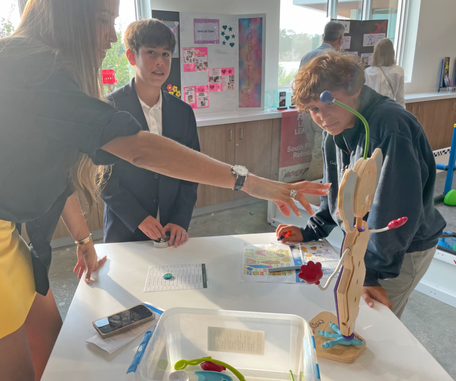 Middle School Hosts Science Showcases